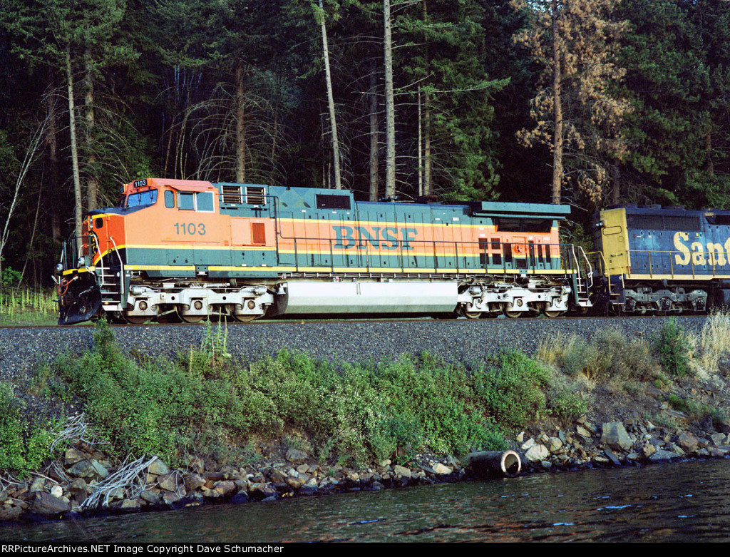 BNSF 1103
